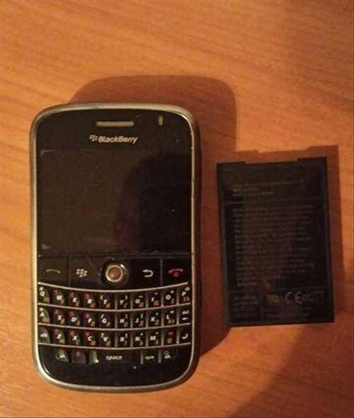 Телефон blackberry 9000+ портативная зарядка