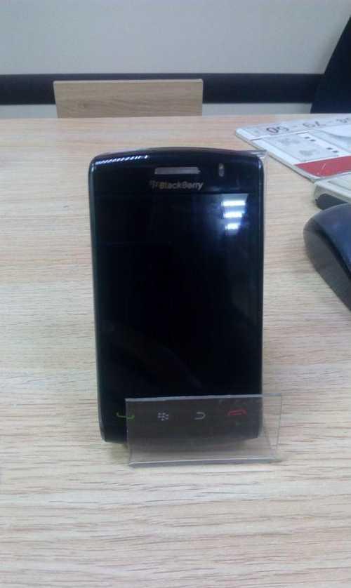 Телефон BlackBerry 9520