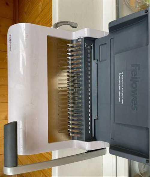 Переплетчик на пластиковую пружину Fellowes Pulsar