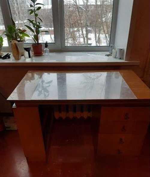 Кухонный стол с ящиками для хранения бу