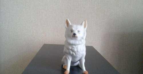 Скульптура "Собака белая" фарфор "Вербилки"
