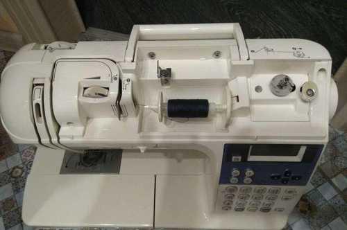 Компьютезированная швейная машина