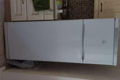 Холодильник indesit