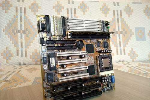 Плата Gigabyte - Socket 7 /Pentium MMX 233 / 32 MB