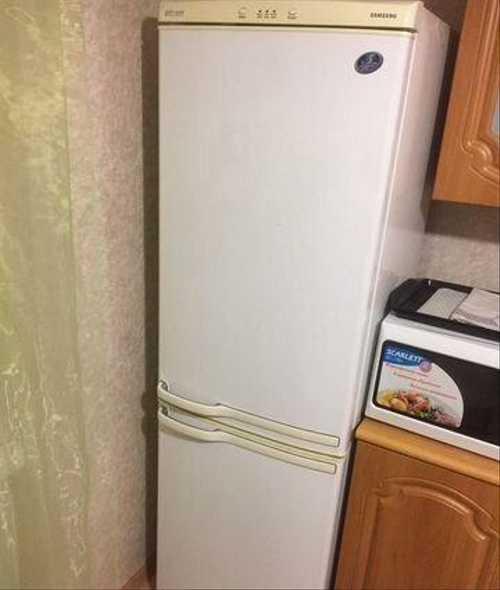Холодильник Samsung+тв подарок