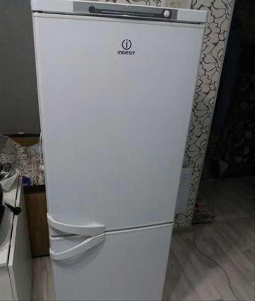 Холодильник Indesit SB1670 (SB1670.028)