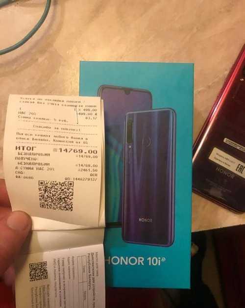 Телефон honor10i