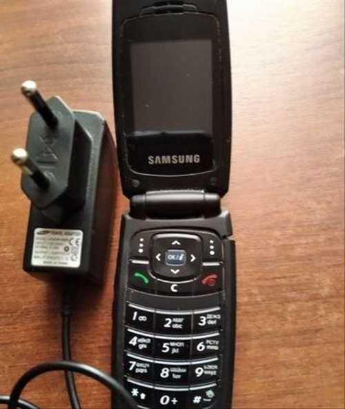 Кнопочный телефон Samsung. раскладушка