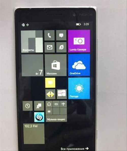 Телефон Nokia Lumia 830