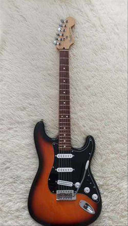 Электрогитара Fender Standard Stratocaster MIM