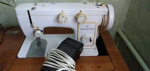Швейная машинка Чайка 142-М с электроприводом