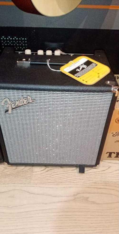 Fender rumble 25 combo (V3) - басовый комбо