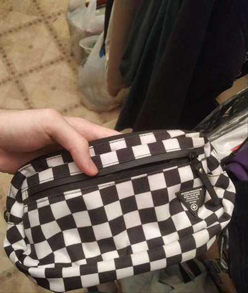 Поясная сумка в шашку Cropp