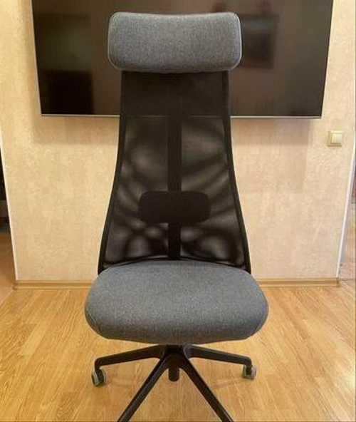 Офисное кресло из IKEA Jarvfallet