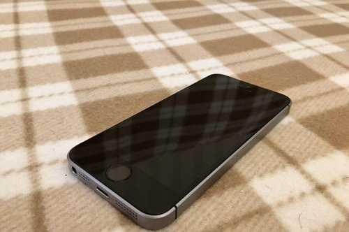 Apple iPhone SE Space Gray 64Gb