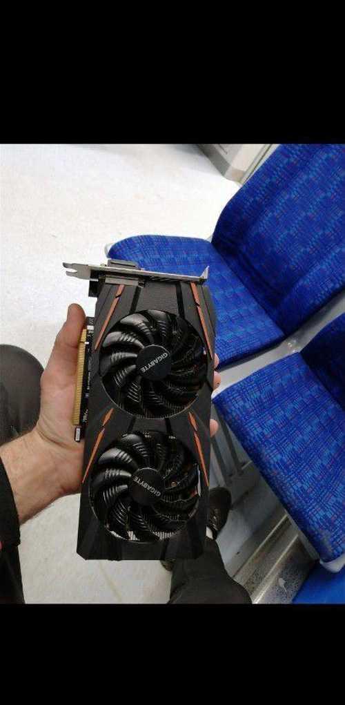 Gigabyte Gaming RX580 4 Гб