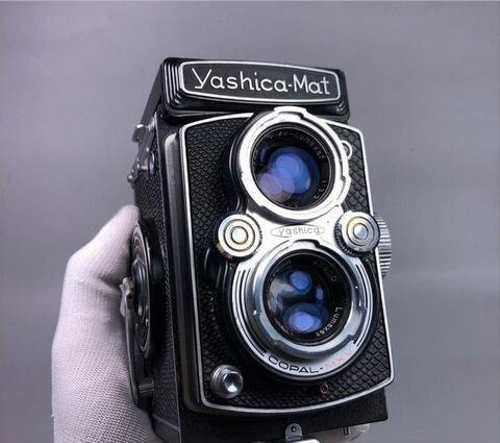 Yashica-Mat Lumaxar 80mm f/3.5
