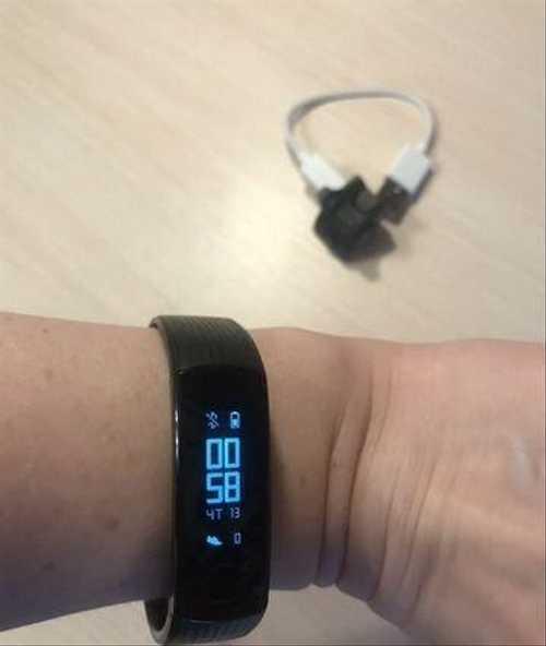 Фитнес браслет honor band 3