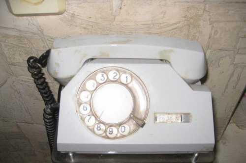 Телефон стационарный дисковый времён СССР
