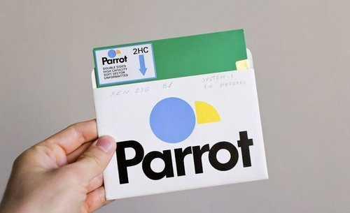 Дискеты Parrot в коробке