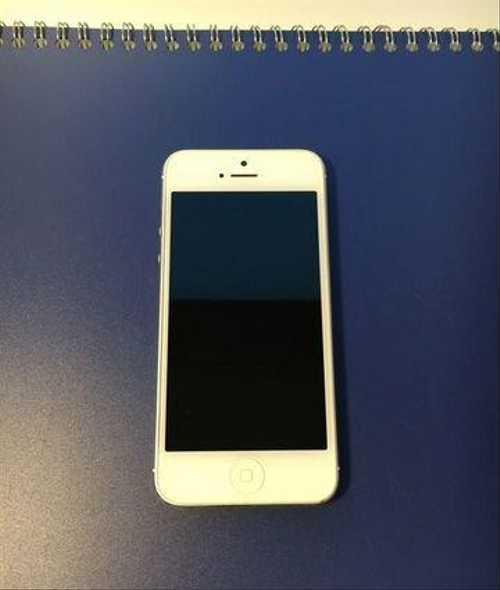 iPhone 5 32 gb белый в отличном состоянии