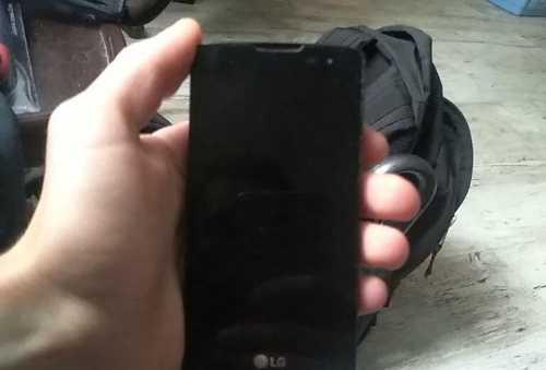 Телефон LG Leon 4G LTE