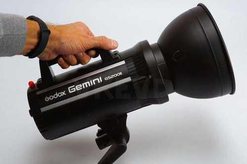 Студийная вспышка Godox Gemini GS 200ll