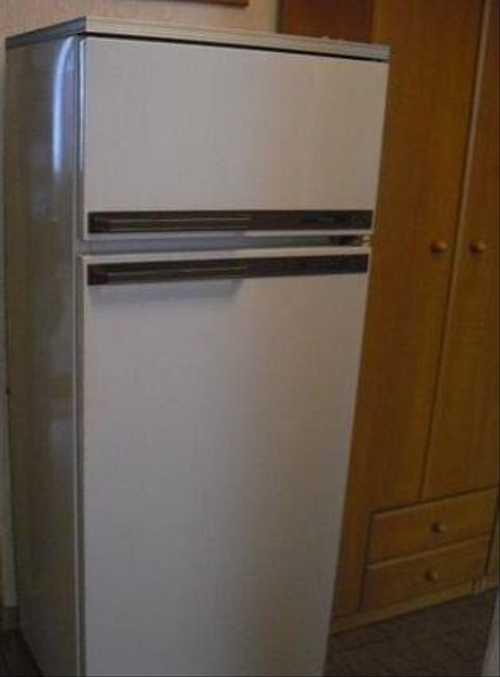Холодильник Ока 2х камерный. Советский 2-х камерный холодильник. Холодильник Минск 15 двухкамерный. Холодильник Чинар 2кам 1,5м.