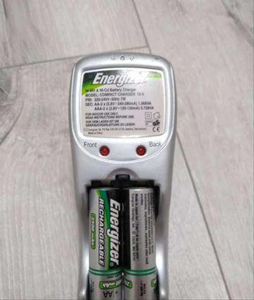 Зарядное устройство Energizer для пальчиковых акку