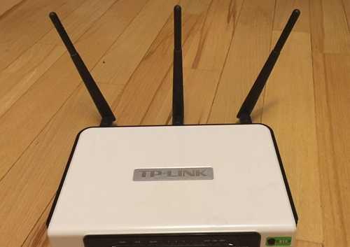 Роутер Wi-Fi TP-Link TL-WR1043ND
