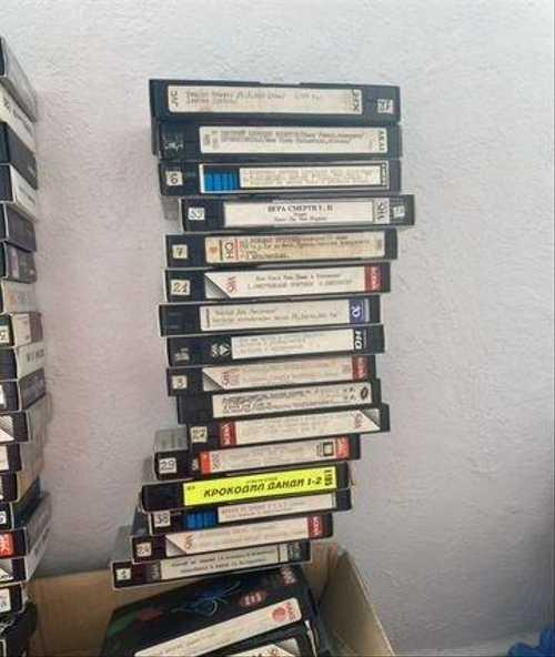 Редкие винтажные видеокассеты VHS с фильмами