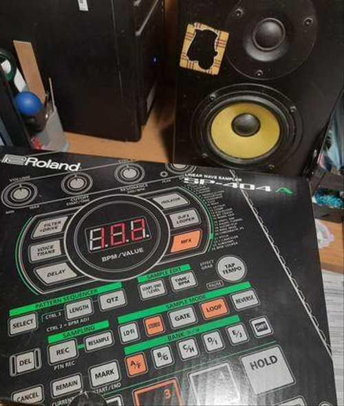 Roland SP-404A