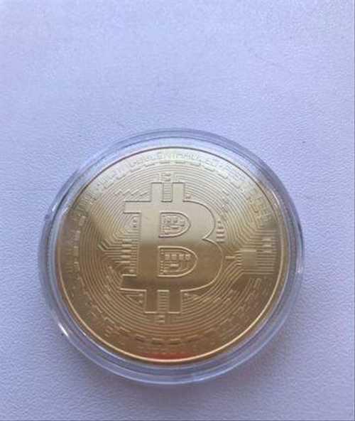 Золотая сувенирная монета биткойн