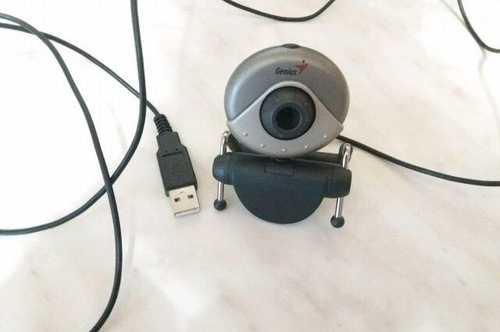 Genius messenger. Web камера Genius Eye 312. USB камера Genius на платформе. Видеокамера Genius для крепления на мониторах. Камера Genius старые модели.