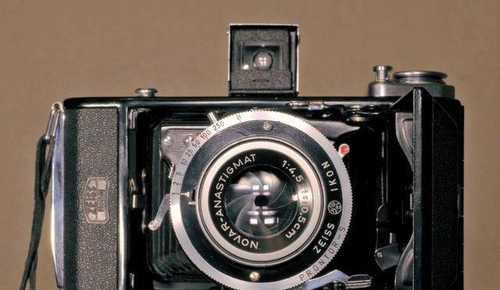 Старинный фотоаппарат Zeiss Ikon