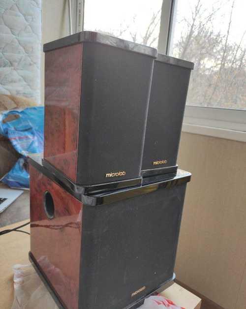 2 колонки, суббуфер и усилитель microlab