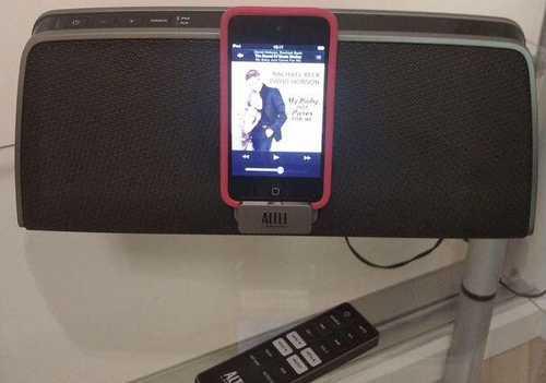 Apple iPod touch 4 8 gb + акустика Altec Lansing
