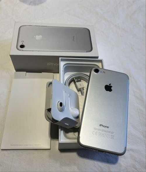 Apple iPhone 7 32 гб серебристый