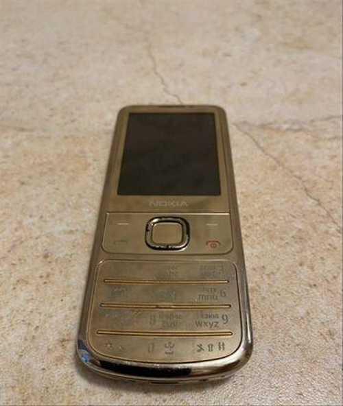 Телефон бу 6700 Nokia gold
