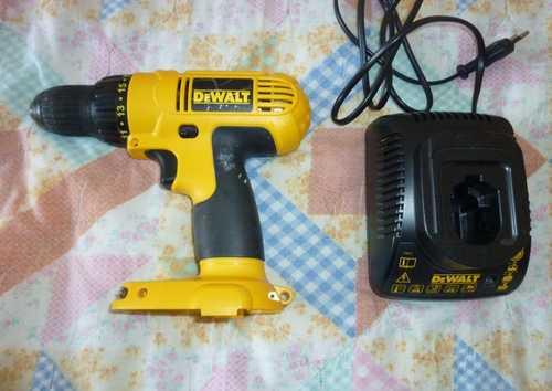 Шуруповерт DeWalt DC728