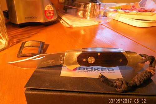 Нож Boker