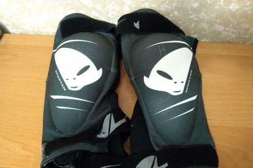Наколенники UFO Spartan