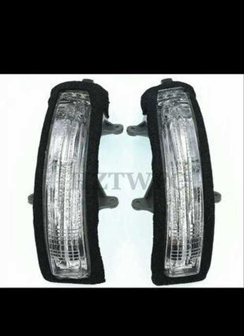 Поворотник зеркала Toyota land cruiser