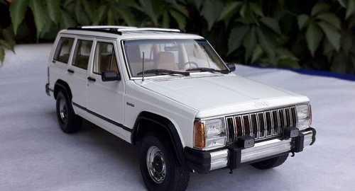 1/18 Jeep XJ Cherokee (дилерка)