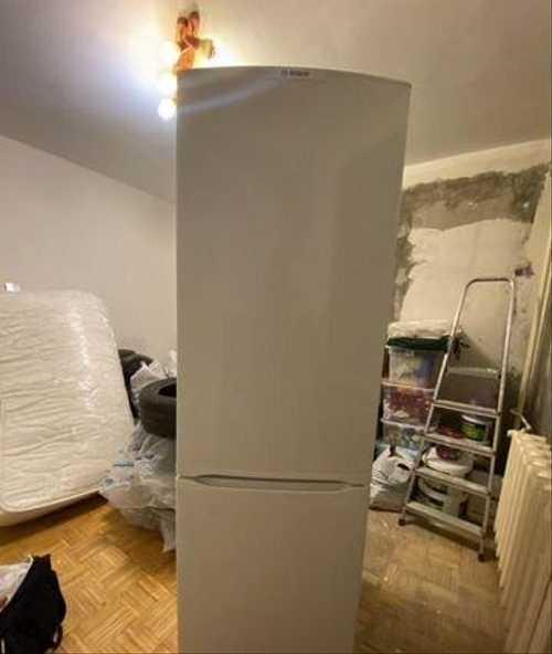 Холодильник Bosch kgv36v25