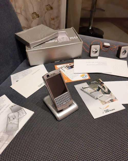 Телефон Sony Ericsson p990i