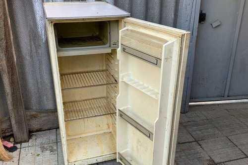 Холодильник саратов 1615М