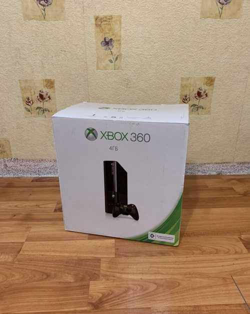 Xbox 360 e freeboot и два джойстика