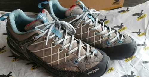 Трекинговые кроссовки Salewa