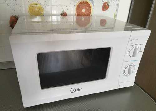 Микроволновка Midea MM720CPI